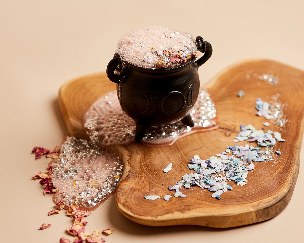 Cauldrons – The Little Potion Co